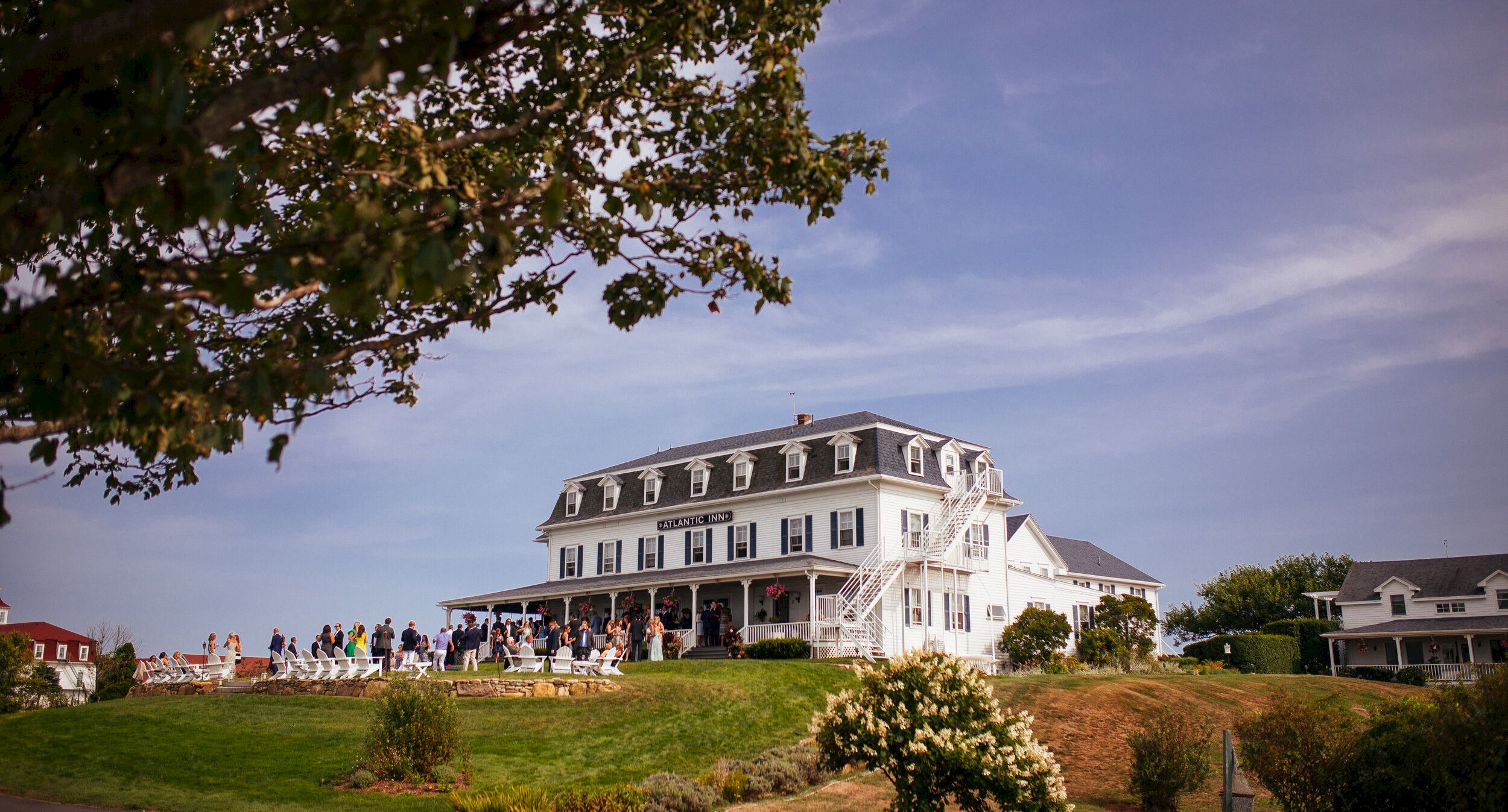 The Atlantic Inn™ a Coastal Block Island Hotel with Ocean Views the ...